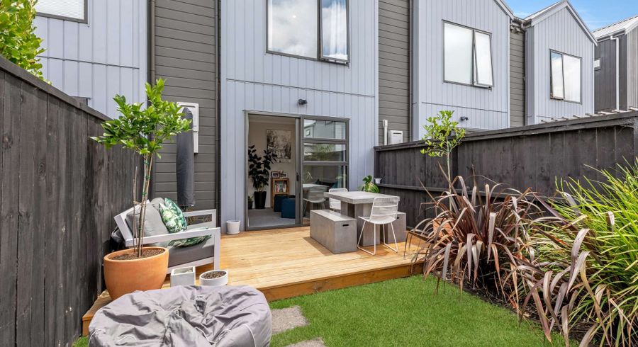 Free property data for 11 Wai Place, Westgate, Auckland - homes.co.nz