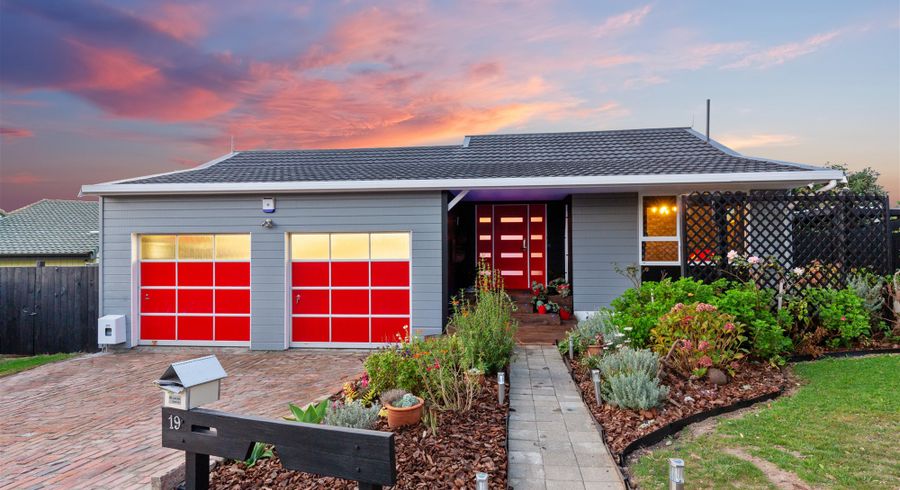Free property data for 19 Mercury Way, Whitby, Porirua - homes.co.nz
