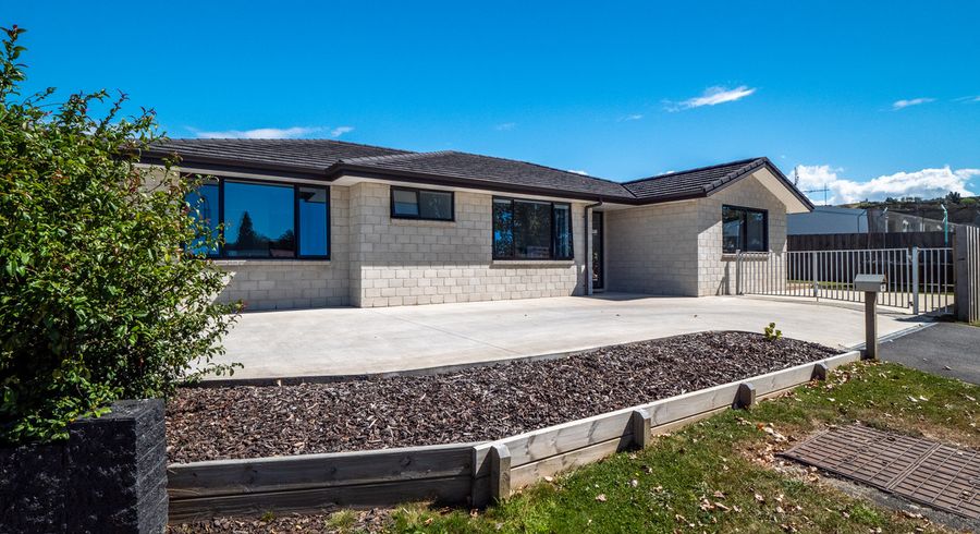 Free property data for 94 Main Road, Fairfield, Dunedin - homes.co.nz