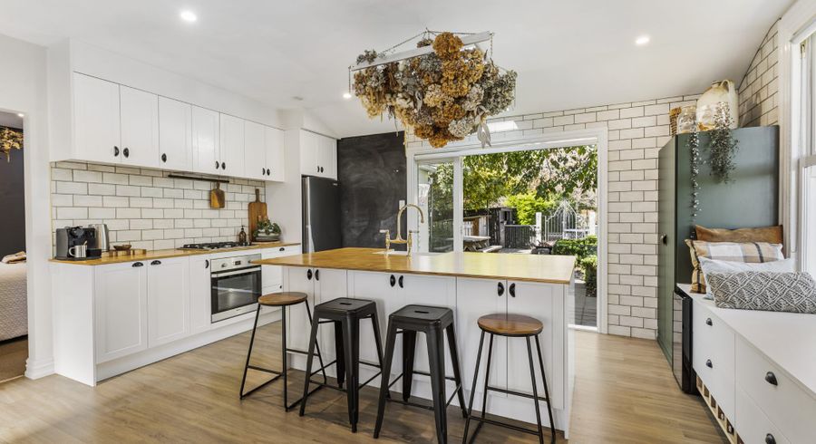 Free property data for 1693 Cust Road, Cust, Cust - homes.co.nz