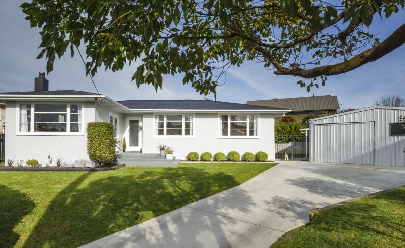 Free property data for 8 Leigh Place, Awapuni, Palmerston North - homes ...
