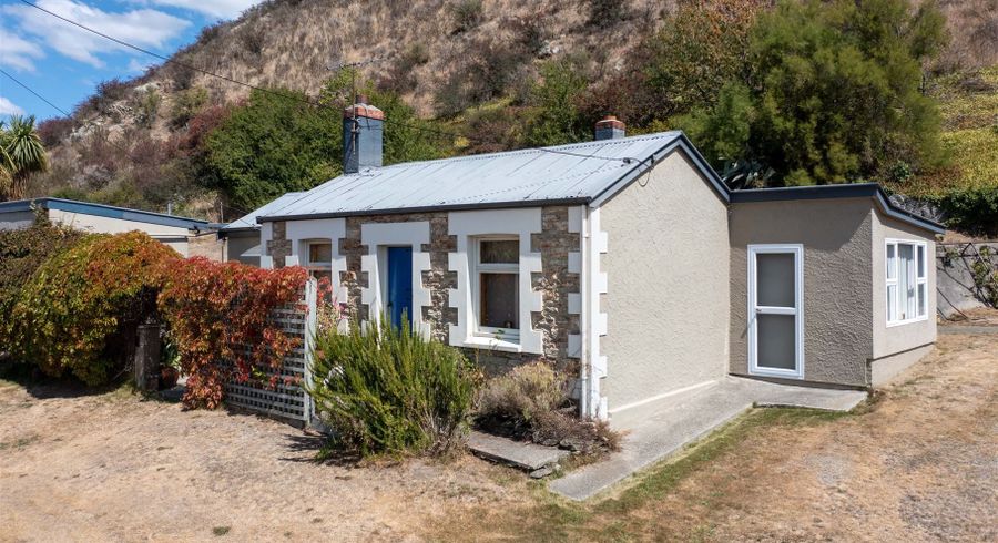 Free property data for 111 Branxholm Street, Roxburgh, Roxburgh - homes.co.nz