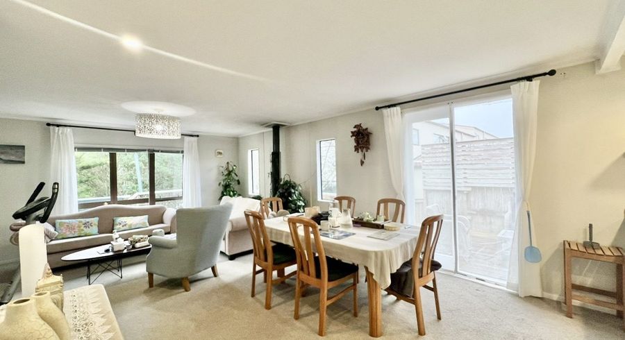 Free property data for 2/260 Sunset Road, Windsor Park, Auckland ...