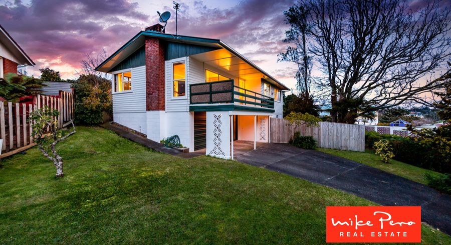 Free property data for 72 La Rosa Street, Green Bay, Auckland - homes.co.nz