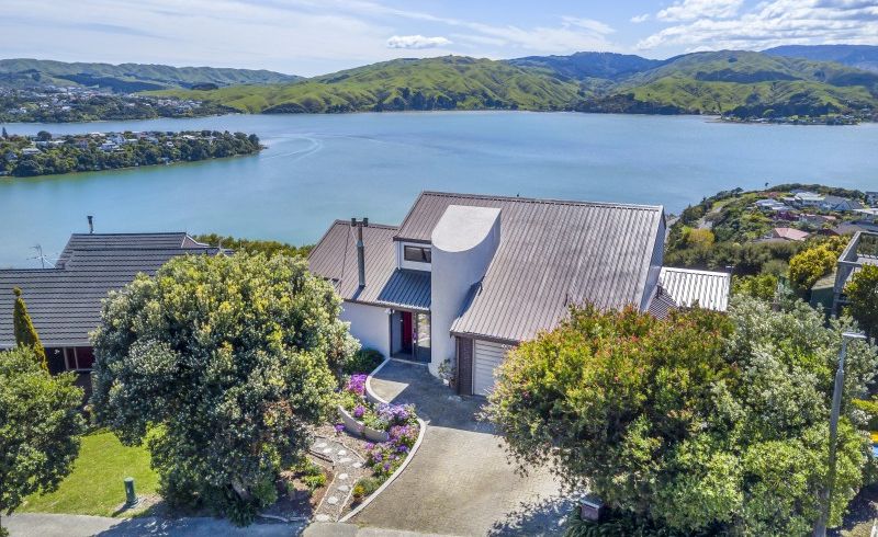 Free property data for 21 Mercury Way, Whitby, Porirua - homes.co.nz