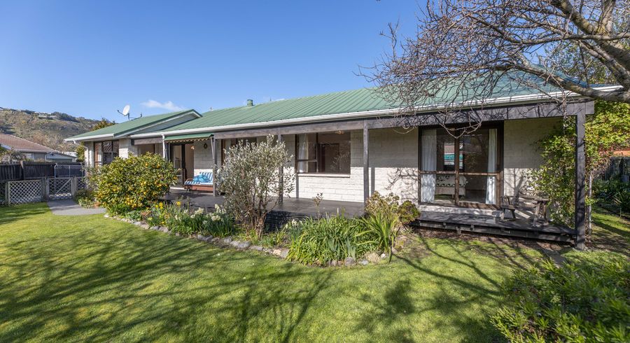 Free property data for 40 Laing Crescent, Heathcote Valley ...