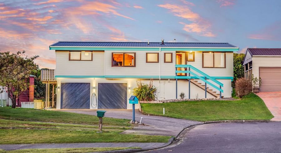 Free property data for 29 James Cook Drive, Whitby, Porirua - homes.co.nz