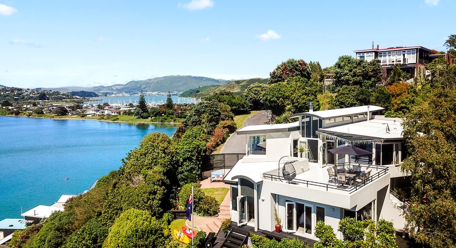 Free property data for 26A Mana View Road, Paremata, Porirua - homes.co.nz