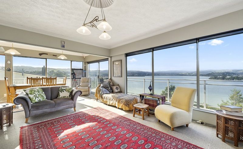 Free property data for 56 Mana View Road, Paremata, Porirua - homes.co.nz