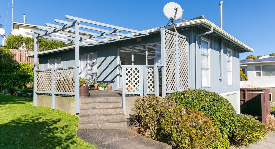 Free property data for 42 Fitzpatrick Street, Newlands, Wellington ... Free property data for 42 Fitzpatrick Street, Newlands, Wellington ...