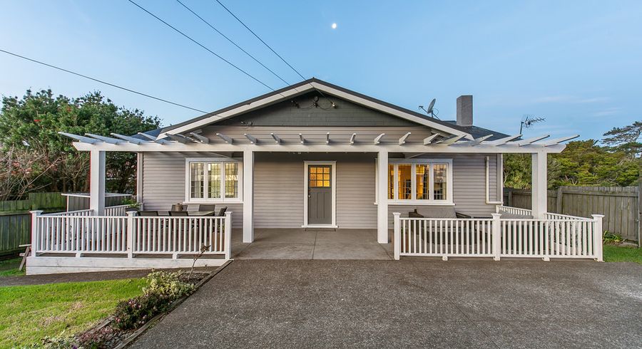 Free property data for 35 Birkdale Road, Birkdale, Auckland - homes.co.nz