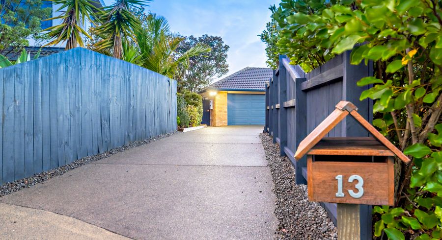 Free property data for 13 Dunaff Place, Flat Bush, Auckland - homes.co.nz