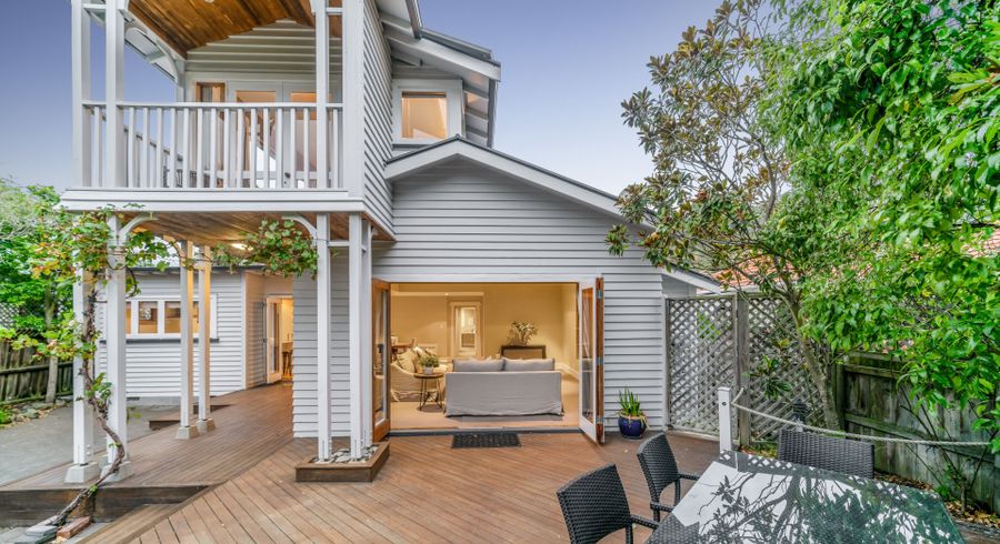 Free property data for 8 Bay View Road, Moncks Bay, Christchurch ...